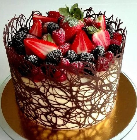 CAKES WITH FRESH FUITS – Princess cakes and confectioneries